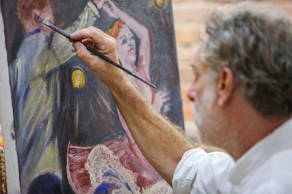 El artista Ron Silver transforma The Cover en Barcelona en un homenaje ...